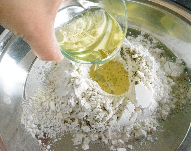 How To Make Perfect Namkeen Mathri At Home - Foodandmeal.com