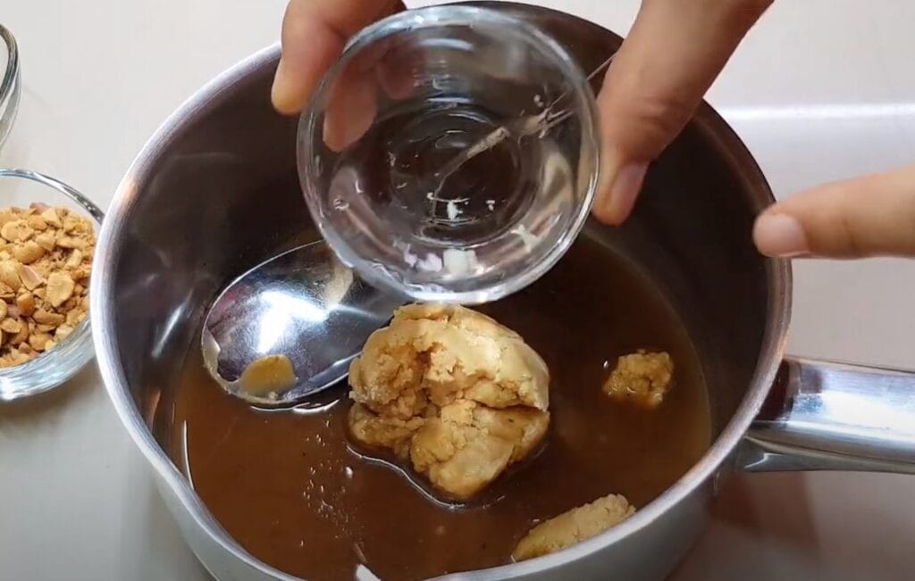 How To Cook Fried Fish In Peanut Sauce - A Protein Rich Dish