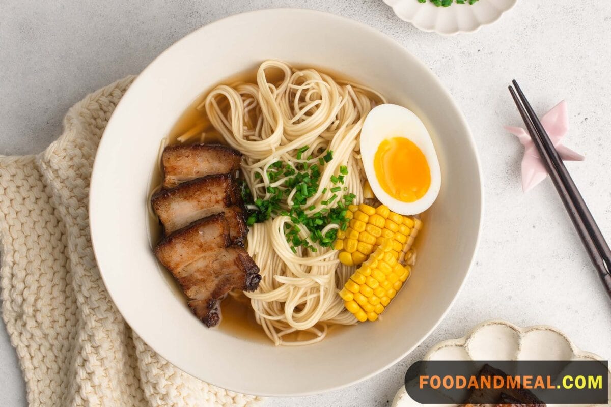 Difference Between Tonkotsu And Shoyu Ramen - Foodandmeal.com